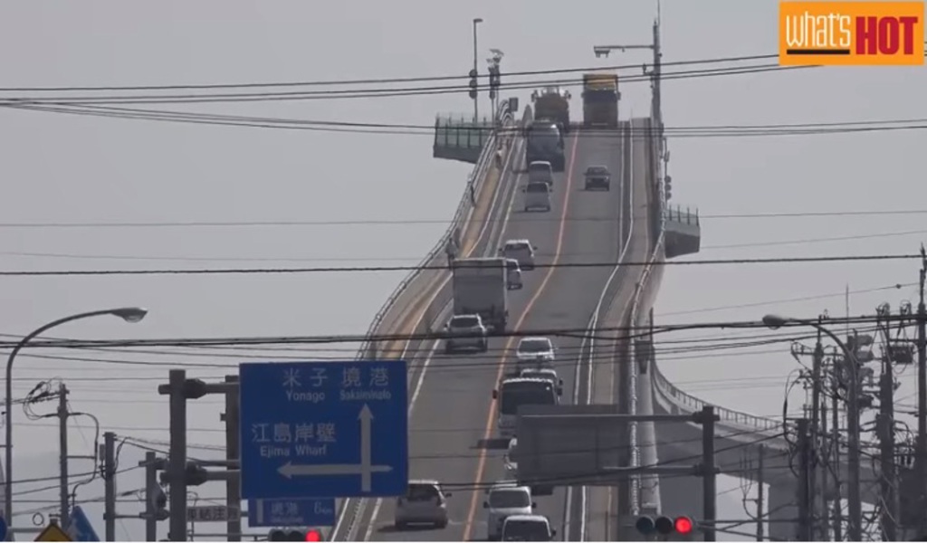 Japans-crazy-rollercoaster-bridge-Eshima-Ohashi-31 - Viral Tales